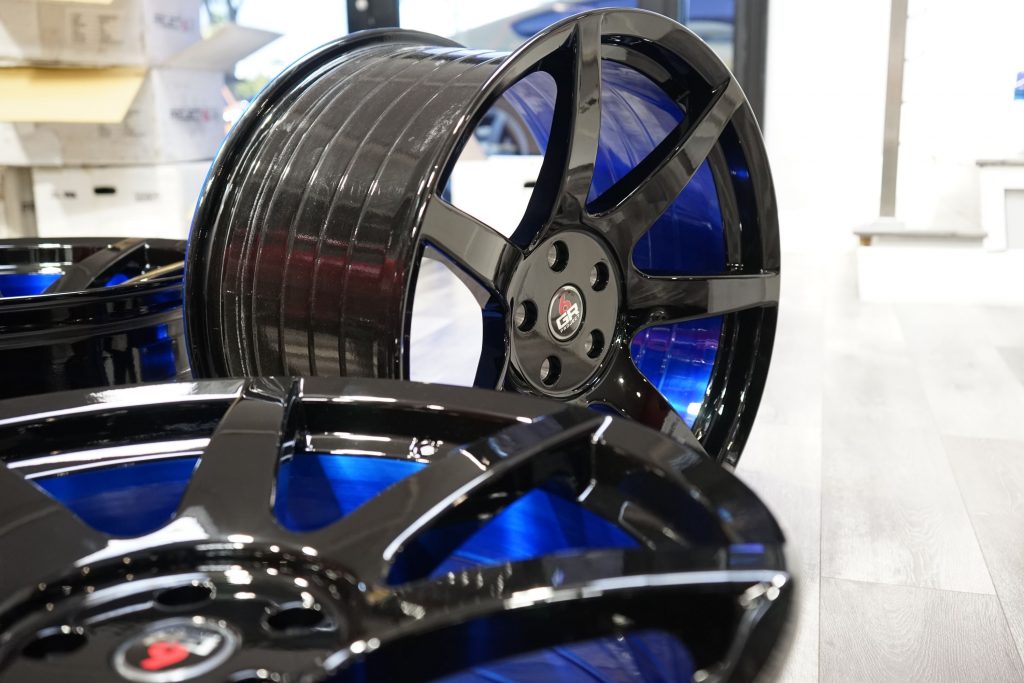 SPUN FORGED - PROJECT 6GR 7-SEVEN GLOSS BLACK / BLUE BARREL 20" - Project 6GR